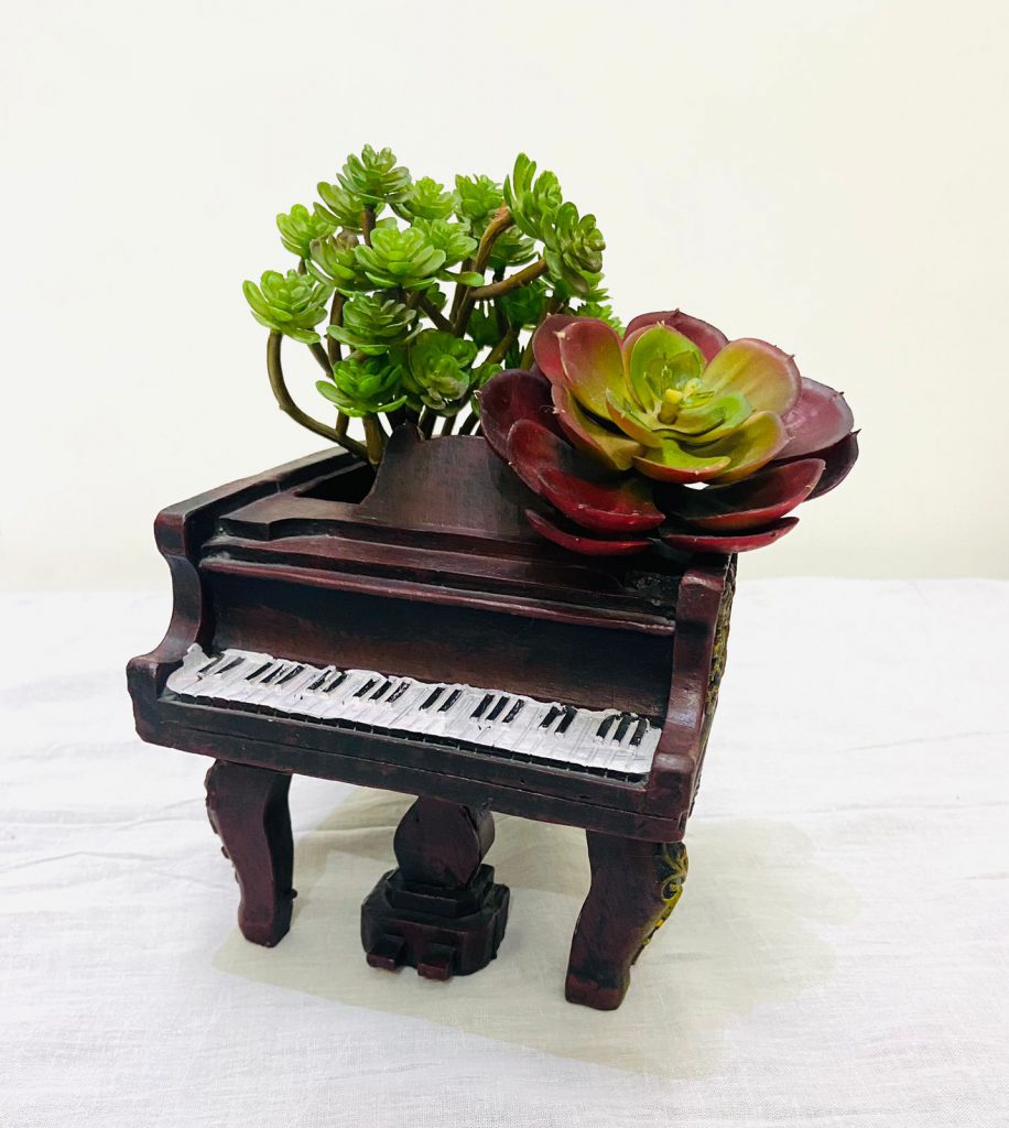 Vintage piano planter – Discover Nature-Inspired Home Garden Decor ...